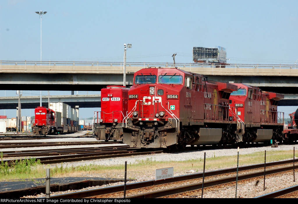 CP AC44CW 8544 & GP40 4602